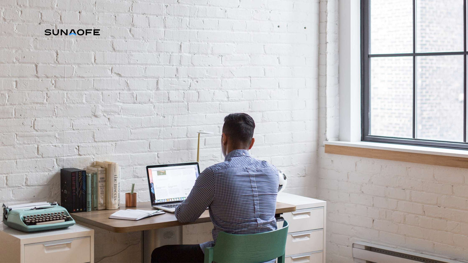 Acknowledge 15 Ergonomic Modern Farmhouse Office Ideas for Cozy Workspaces